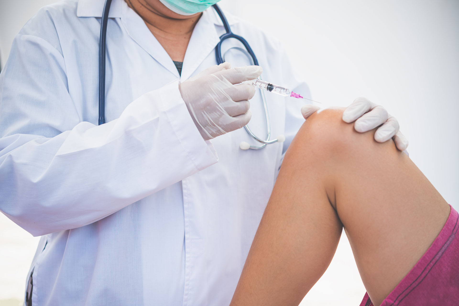 Understanding the Difference Between Nerve Blocks and Joint Injections ...
